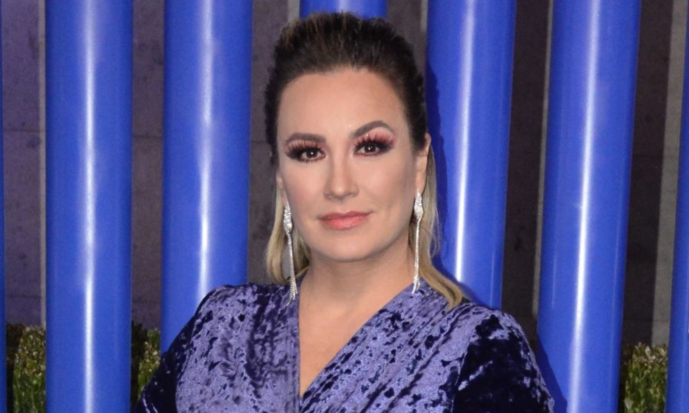 Celebra María José 30 años de carrera con 'Libertad'