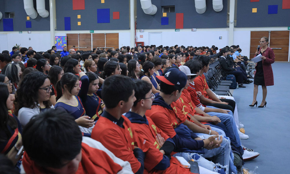 Rectora de la UAA reconoce a estudiantes deportistas del CEM y reafirma ...