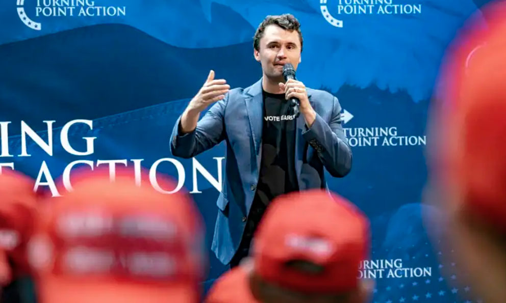 Activista Charlie Kirk recibe disparo en evento universitario