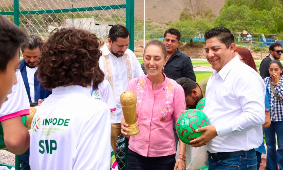 Claudia Sheinbaum y Ricardo Gallardo inauguran canchas en Santa María ...