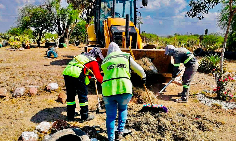 Rehabilitan área pública en la colonia Villa Sai