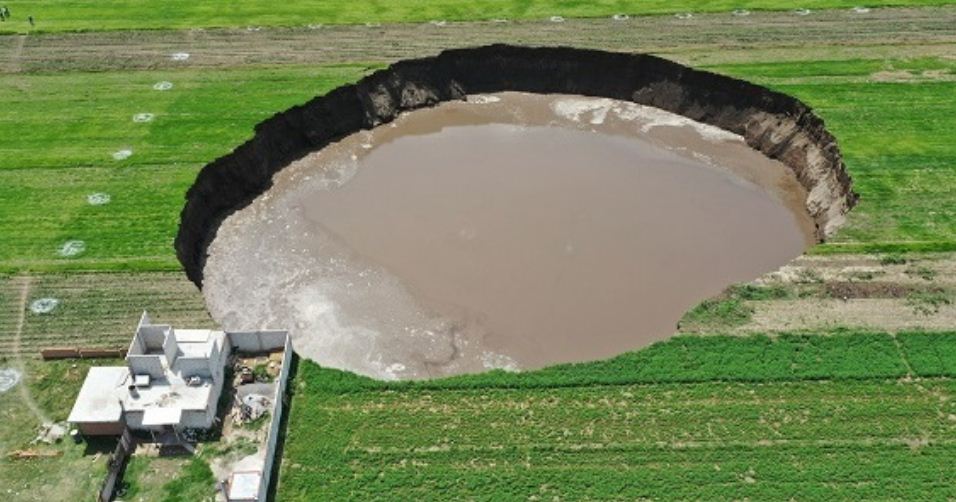 El enorme socavón en Puebla se debe a una falla geológica