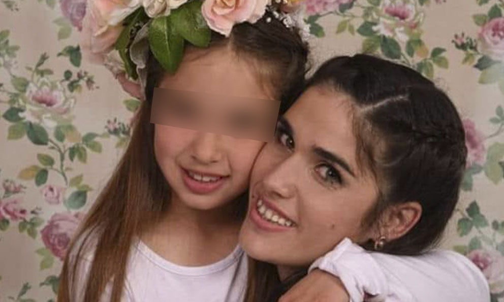 Niña sale a comprar leche y jauría de perros la ataca