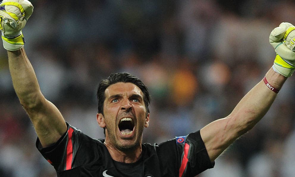 Plano Deportivo Buffon seguirá jugando hasta, al menos, los 44 años