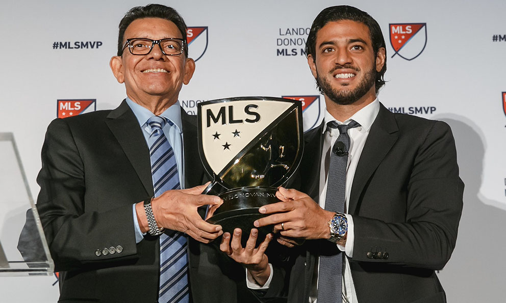 Plano Deportivo Carlos Vela presentó el nuevo uniforme del LAFC para la ...