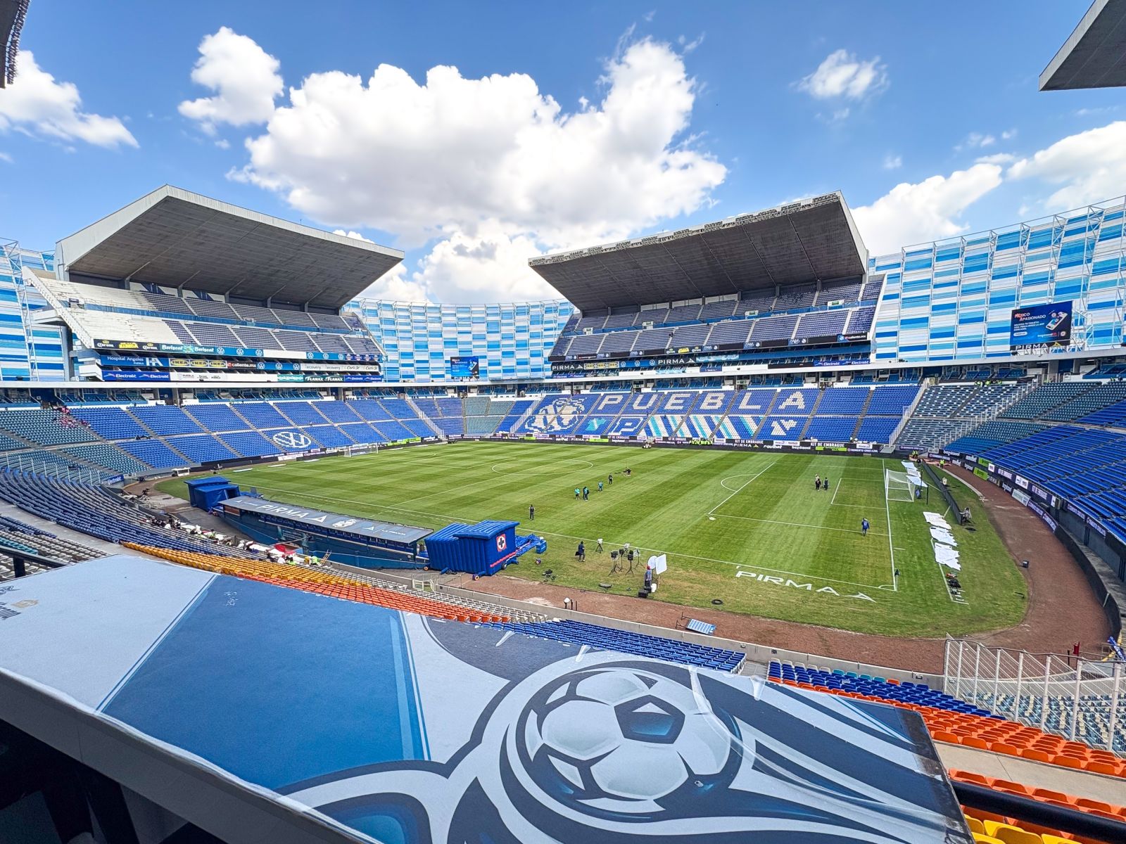 Plano Deportivo El mal estado del césped del Cuauhtémoc enciende las ...