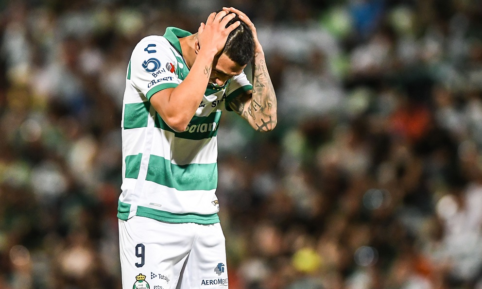 Plano Deportivo Santos y León empatan en un partido que duró 100 minutos