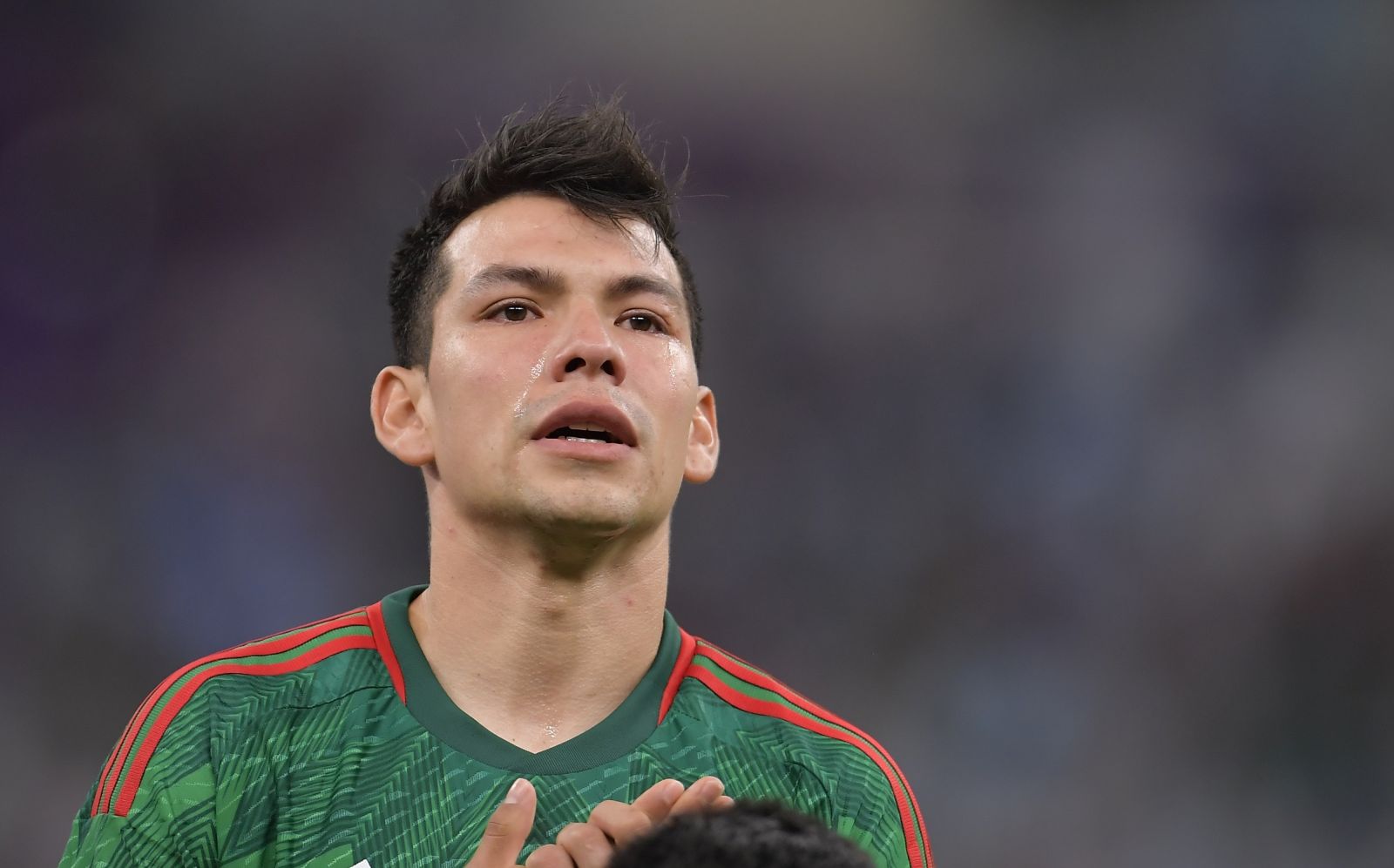 Plano Deportivo Chucky Lozano, con lágrimas en el rostro durante Himno ...